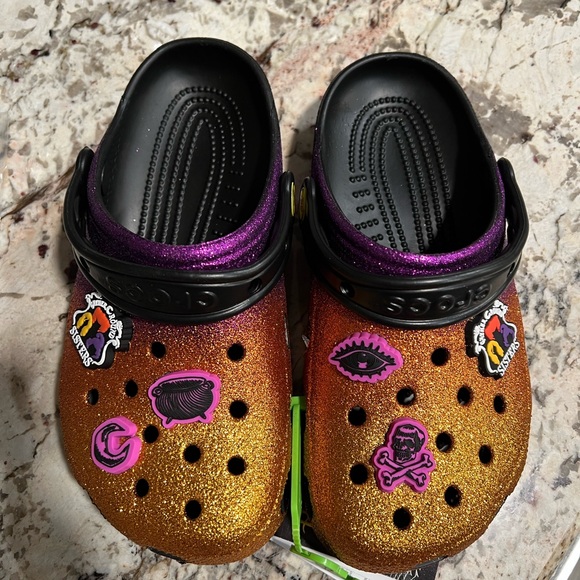 CROCS | Shoes | Disney Hocus Pocus Crocs Classic Womens Size 6 Clogs ...